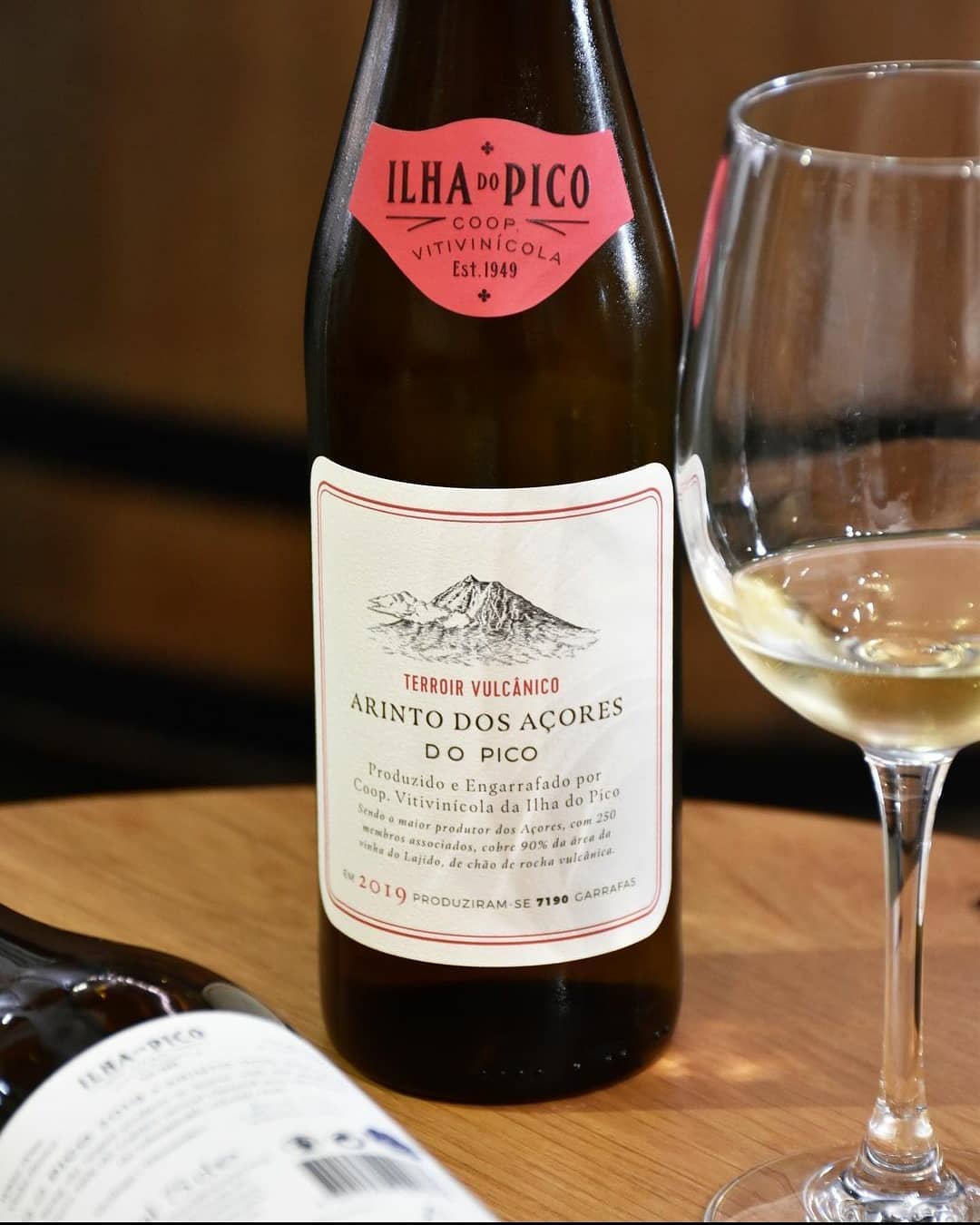 Portuguese White Wine Ilha Do Pico Arinto Dos Açores